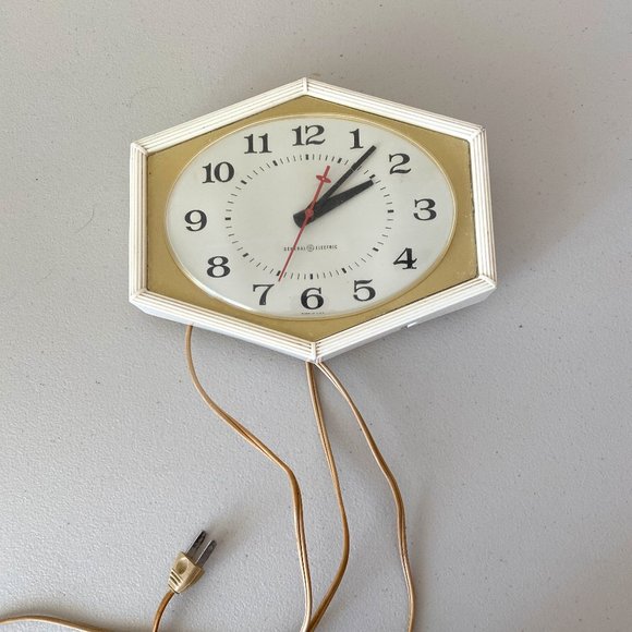 General Electric | Wall Decor | Vintage Ge Wall Clock | Poshmark